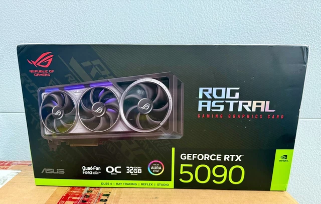 ASUS ROG ASTRAL RTX 5090 OC 32GB GDDR7 GPU PCIe 5.0 DLSS 4 Ray Tracing ...