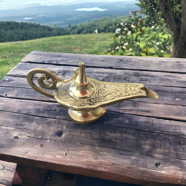 ALADIN THE GENIE Oil lamp - Brass Aladdin Lamp - !!! beautiful design ...
