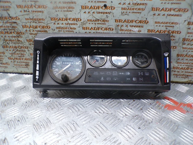BFD078090 1999 LAND Rover Defender 110 Td5 Speedometer Clocks £225.00 ...