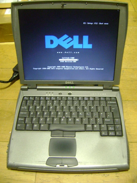 DELL LATITUDE C400 Vintage 2000 Pentium III Laptop, screen hinges loose ...