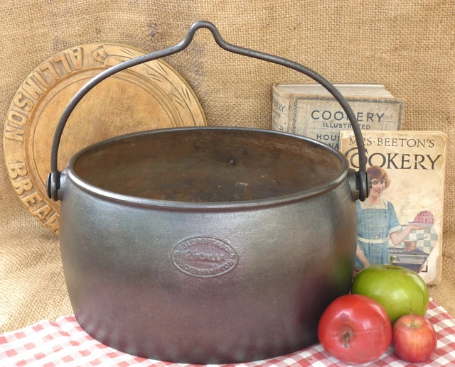 HOLCROFT CAST IRON cooking pot cauldron Gypsy Romany Farmhouse 2 1/2 ...