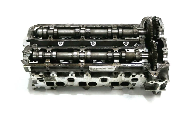 MERCEDES-BENZ OM642 6-ZYL. Dieselmotor Zylinderkopf A6420103507 ohne ...