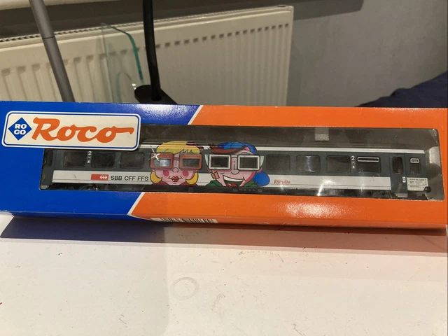 ROCO 44269 (SBB) Kids Family 2nd Class Coach £16.15 - PicClick UK