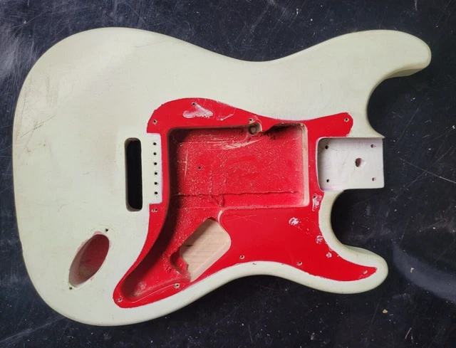 FENDER STRATOCASTER GUITAR Body glow in the dark painted/red swimming ...