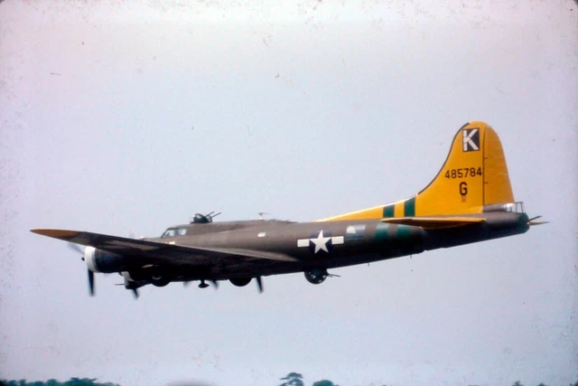 LOCKHEED B-17 FLYING Fortress SallyB Duxford UAASF 1970 1980 Air show £ ...