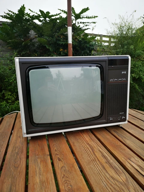 PRETTY WHITE PORTABLE 14" PYE CRT TV 1980s Vintage - Display Prop ...