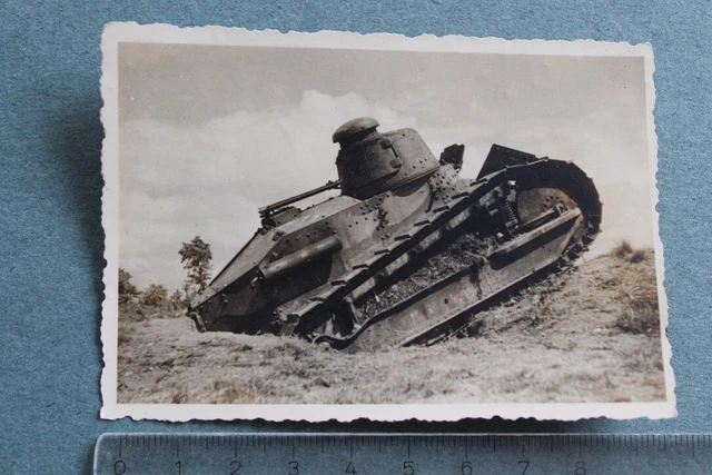 FOTO PHOTO IC französischer Panzer Renault FT tarn camo zerstört ...
