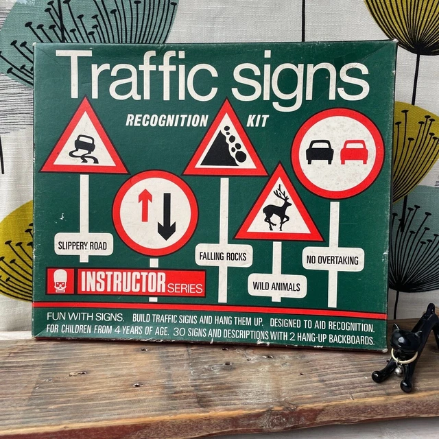 VINTAGE TRAFFIC SIGNS Recognition Kit Guardsman Games 1970s Age 4 Up ...