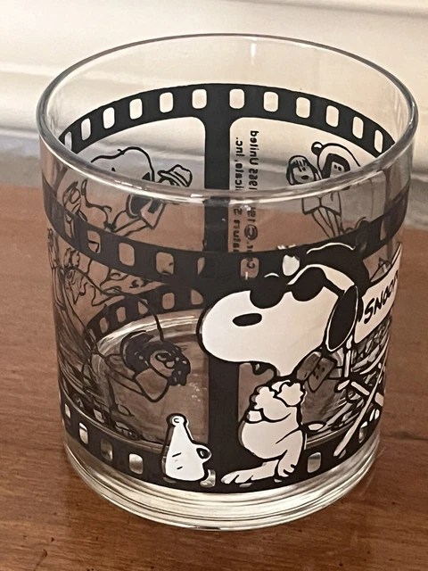 VINTAGE PEANUTS SNOOPY Cinema Movie Theme Glass Cup Drinking Lowball $9 ...