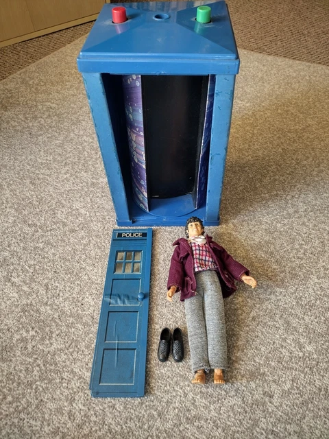 MEGO DOCTOR WHO Fourth Doctor 1976 Action Figure Tom Baker + TARDIS £55 ...