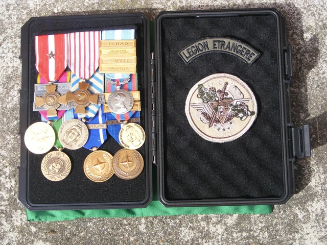 LOT LEGION ETRANGERE 2eme REP placard medailles opex coffret patchs ...