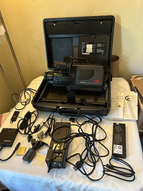 PANASONIC AF PIEZO VHS Video Recorder Reporter Movie Camera AG-160 Case ...