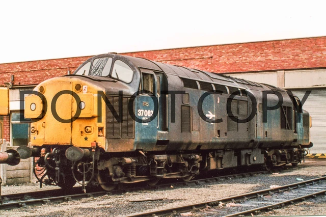 UK DIESEL TRAIN Railway Photograph Of Class 37 37062 Loco. Rm37-227 £1. ...