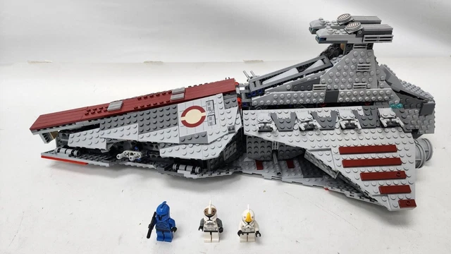 LEGO STAR WARS Venator Class Republic Attack Cruiser Set #8039 avec ...