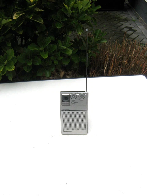 ALTES TRANSISTORRADIO&PANASONIC RADIO Fm/Am 2 Band Mode RF-015. 60er ...