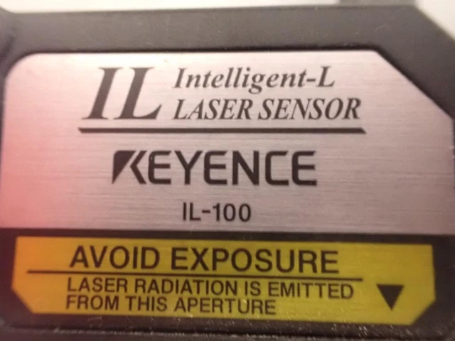 IL100 - KEYENCE - IL-100 / CMOS Multi-fonction analog laser sensor USED ...