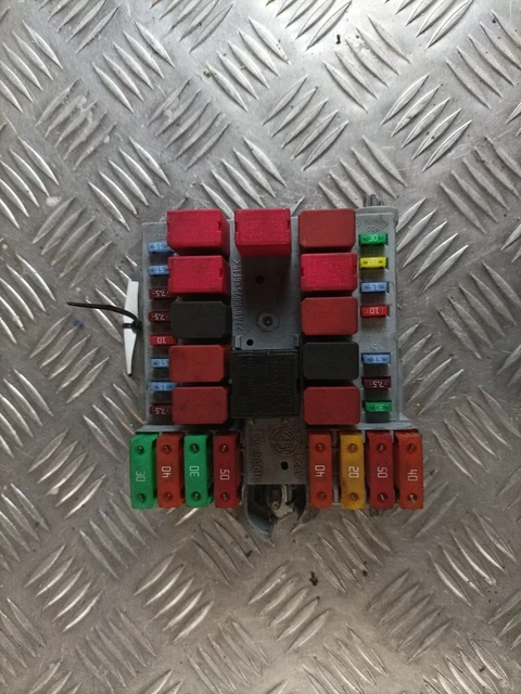 CITROEN RELAY 2011-2016 2.2 Diesel Fuse Box (In Engine Bay) 1367663080 ...