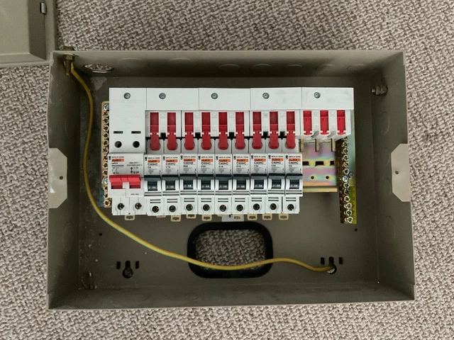 MERLIN GERIN ISOBAR 4 Evo Distribution Board RCD CB Consumer Unit Best ...