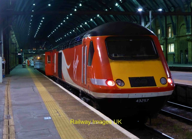 RAILWAY PHOTO - 43257 at Kings Cross HST £2.00 - PicClick UK