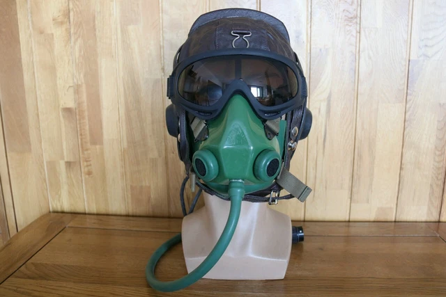 ORIGINAL MILITARIA MIG Pilot Leather Helmet(59's),Goggles,Oxygen Mask ...