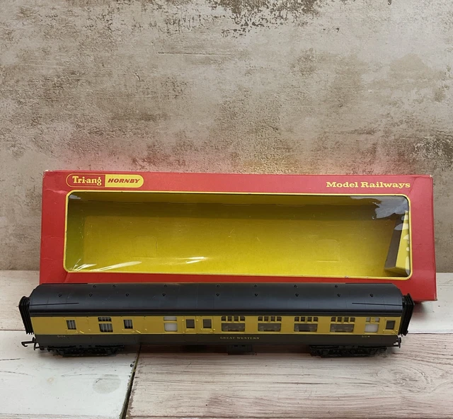 HORNBY TRI-ANG, OO Gauge, R.744 Brake 3Rd. Class Coach (G.w.r.) With ...