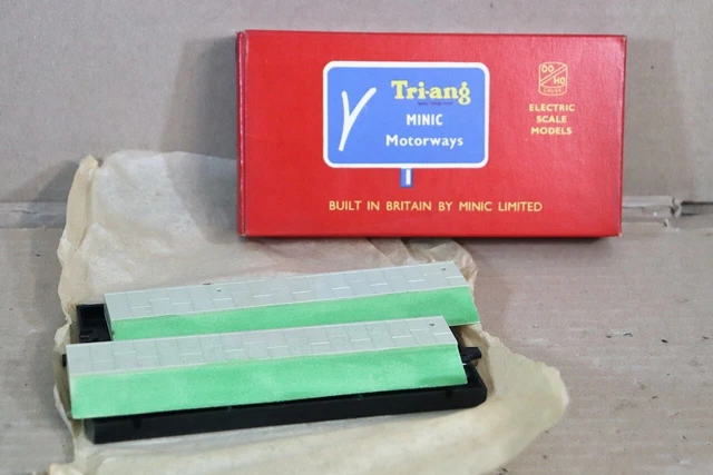 TRIANG MINIC MOTORWAYS M1605 STRAIGHT ZEBRA CROSSING with BEACONS ...