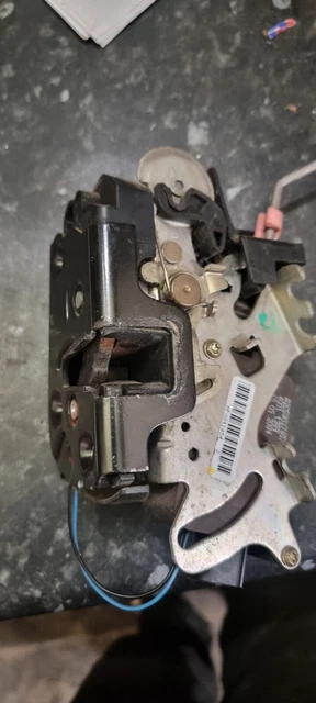 MERCEDES VITO/VIANO W639 PASSENGER FRONT DOOR LOCK £45.00 - PicClick UK