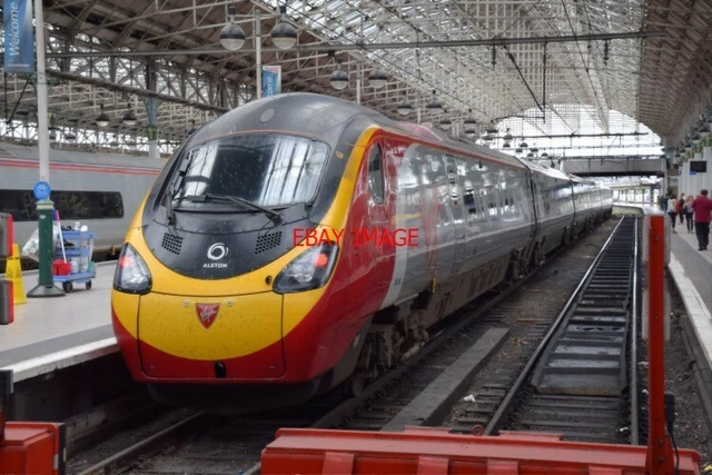 PHOTO CLASS 390 Pendolino 11-Car Emu No 390 156 Stockport 170 At ...