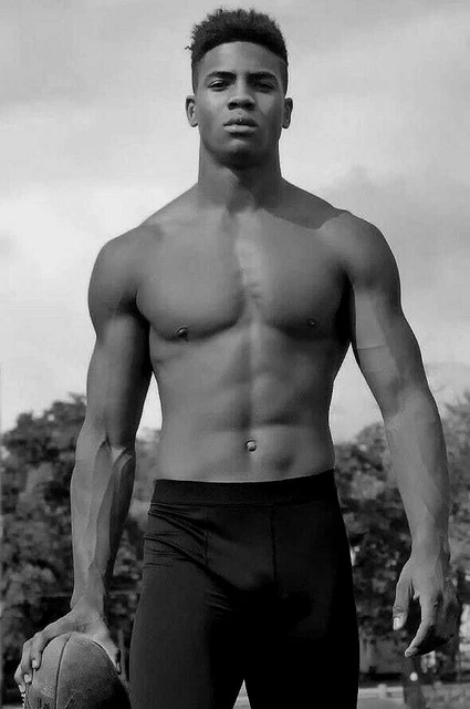 Shirtless Male Beefcake Hunk African American Sports Athlete Man Photo