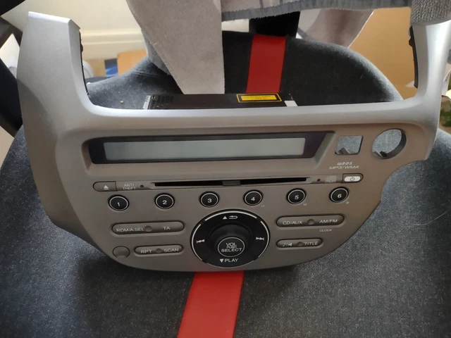 2012 HONDA JAZZ OEM Radio/CD/Stereo Head Unit..... Code Available £20. ...