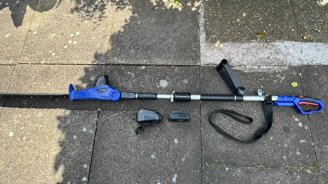 QUALTEX GDN109 20V Cordless Telescopic Pole Hedge Trimmer Cutter £39.00 ...
