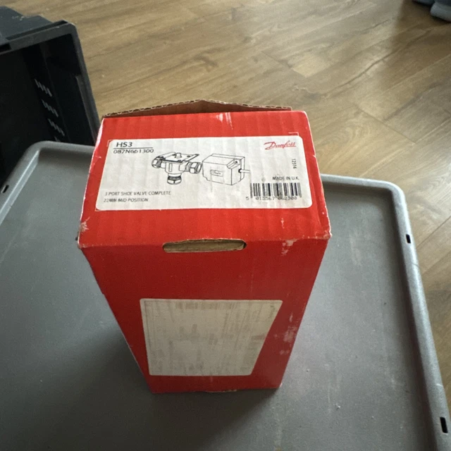 DANFOSS HS3 3 Port Valve Complete with HSA3 Actuator Head & HSV3 Body ...