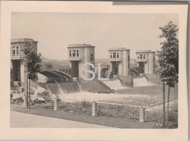 FOTO, INF. REGT. 22., Maasbrücken vor Lüttich, Belgien, 1940 (MBF-46 ...