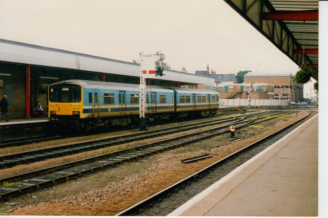 RAIL PHOTO CLASS 150 150139 @ Lincoln Central 15/6/91 16:39 to ...