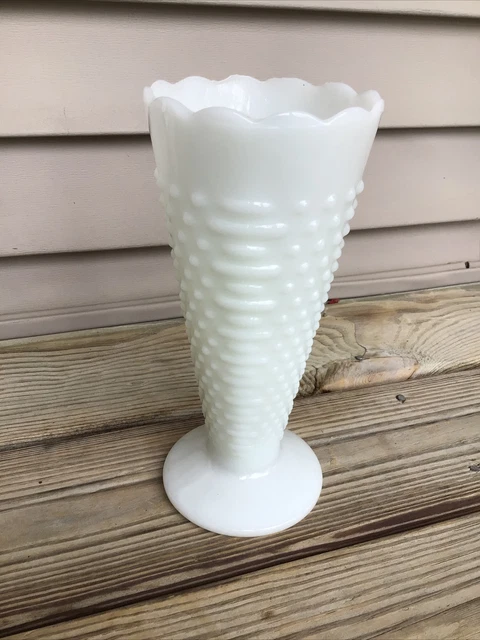 VINTAGE MILK GLASS 9.75” Vase W/Scalloped Rim, Anchor Hocking Hobnail ...