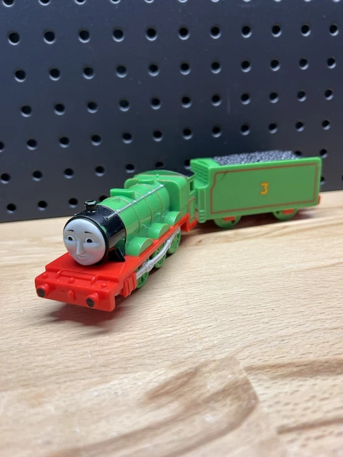 THOMAS & FRIENDS TrackMaster Talking HENRY Motorized Train Engine 2010 ...