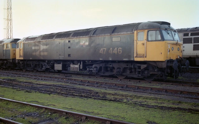 35MM RAILWAY COLOUR negative 47446 BR blue large logo Location ? (13) £ ...