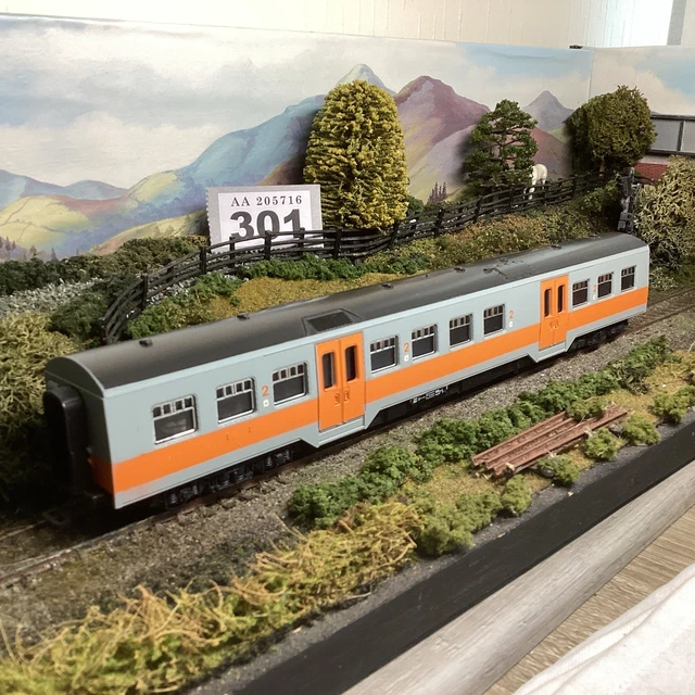 RARE LIMA HO Scale 201017 SNCB GOLDEN SERIES MID CAR EMU. See Des (301 ...