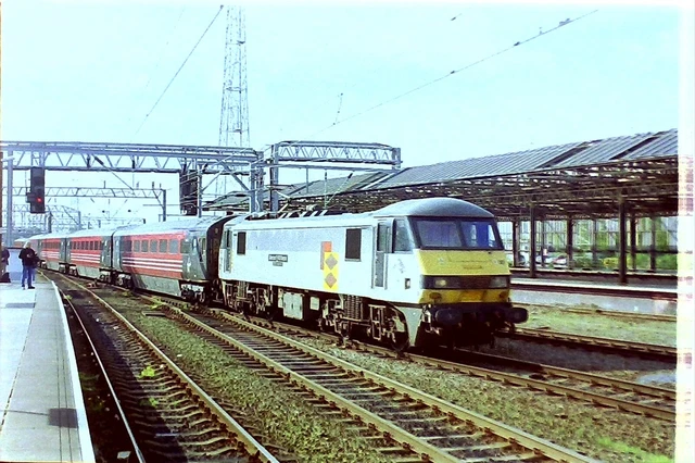 35MM RAILWAY COLOUR Negative Class 90 027 at Crewe £1.75 - PicClick UK