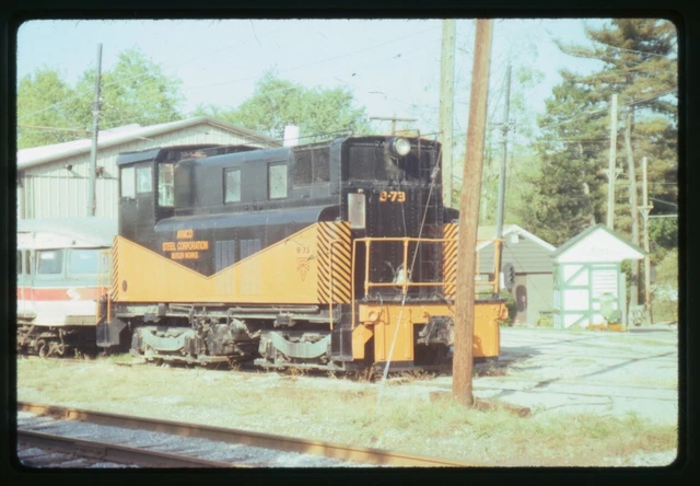 EISENBAHNRUTSCHE - ARMCO Stahl #B-73 Schalterlokomotive Butler arbeitet ...