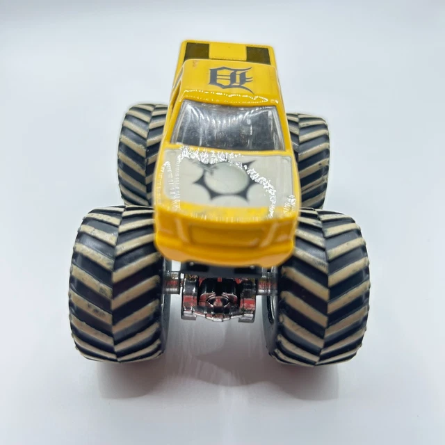 MONSTER JAM WRECKING Crew Yellow Monster Truck 1:64 Mud Tyres Hot ...