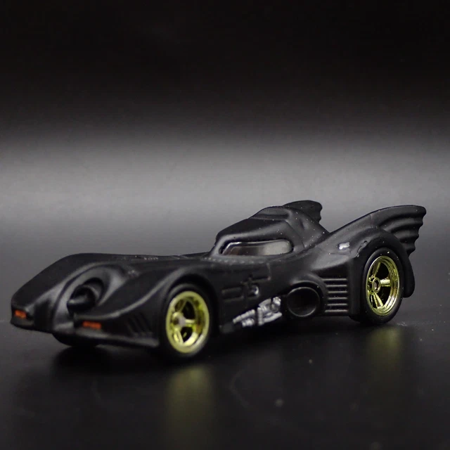 1989 89 BATMAN Batmobile Michael Keaton 1/64 Scale Collectible Diecast ...
