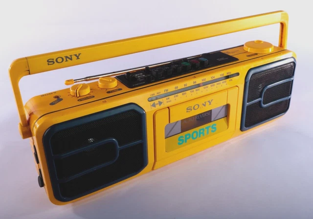 VINTAGE SONY CFS-950 Portable AM/FM/Tape Radio Retro Yellow (Needs ...