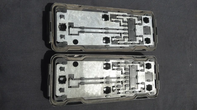 GENUINE VW TRANSPORTER T25 Rear Light Bulb Holders 251945257 251945258 ...