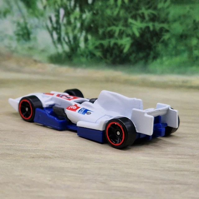 HOT WHEELS FORMULA 1 Race Car Diecast Model Car 1/64 (2) Excellent ...