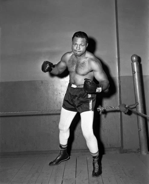 LIGHT HEAVYWEIGHT BOXER Archie Moore 1950s OLD BOXING PHOTO $6.87 ...
