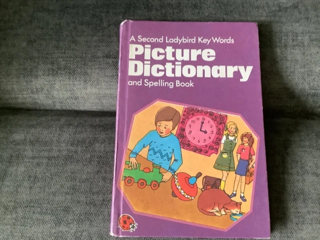 A SECOND LADYBIRD Key Words Picture Dictionary & Spelling Book Matt HB ...