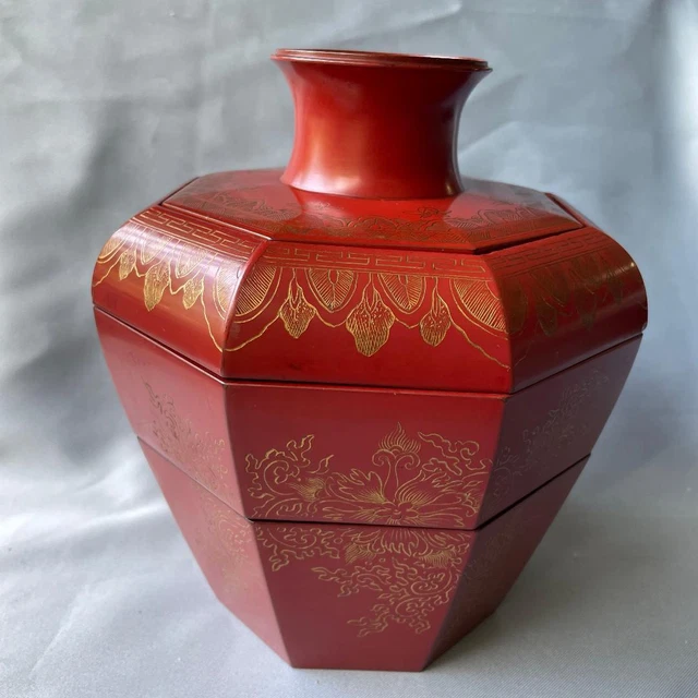 JAPANESE JUBAKO BENTO Box This Is An Antique Octagonal Lacquered Three ...