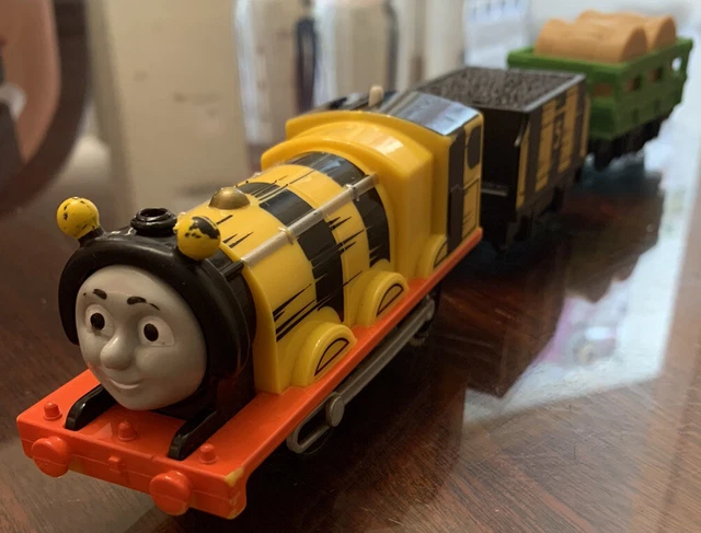 THOMAS & FRIENDS Trackmaster Busy Bee James Motorised Train Engine £10. ...