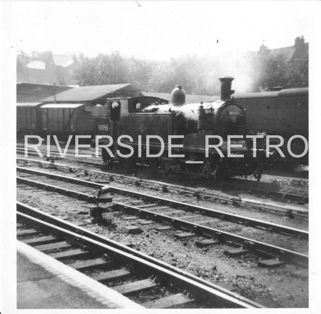 PHOTO RAILWAY/STEAM LOCO Class M7 30055 At Guildford - 1960s 8x8cm £3. ...